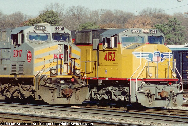 Q679/KCS 2017-Q674/UP 4152